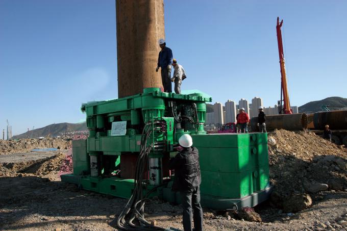 1.2m-2.6m Dia Bored Pile Foundation Casing Rotator 750 mm Pulling Stroke