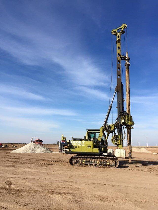 Rotary Piling Rig For 28 m Drilling Depth 1m Dia Bored Pile Foundation ...