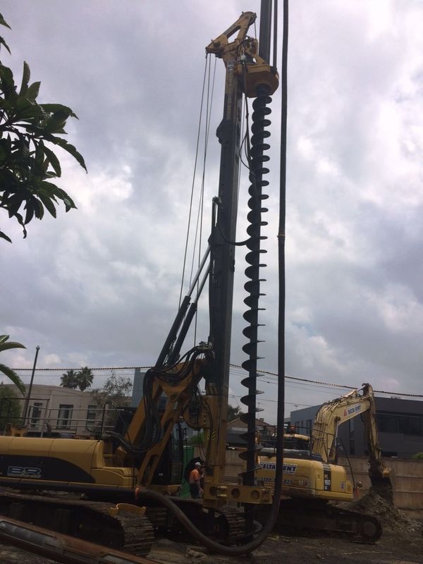 Hydraulic CFA Piling Rigs Pile Driving Equipments For 12m Drilling ...