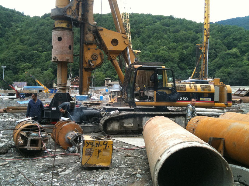 Casing Rotary Oscillator 600mm Min Diameter 450mm Stroke ±10 Deg ...